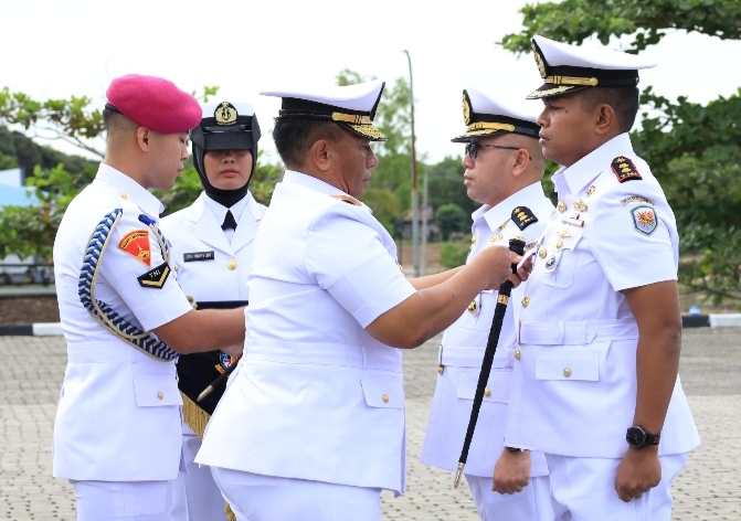 Fajar Yuswantoro Gantikan Rudi Iskandar Jadi Danlanal Sangatta ...